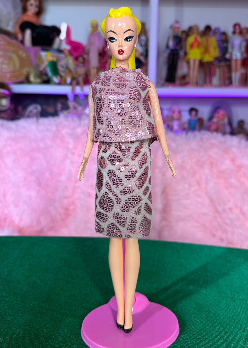 VA VA VOOM DOLL(BLONDE PONYTAIL) – Jaymes Mansfield Beauty